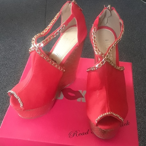 Shoes | Womens Gold Chain Party Style Wedges | Poshmark